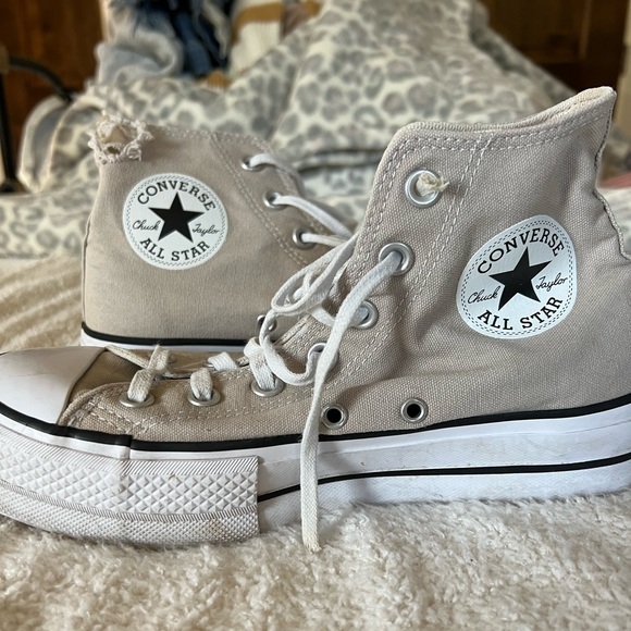 Converse | Shoes | Really Good Condition Besides The Rip On The One ...